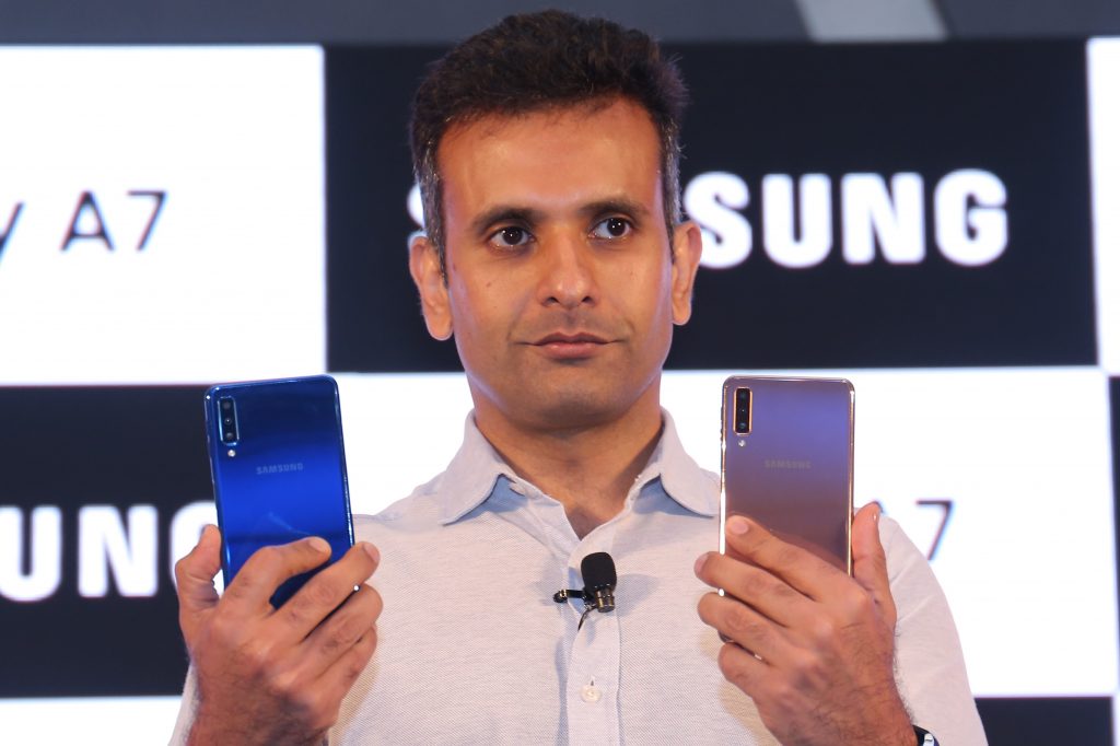 Samsung’s First Triple Camera Smartphone Galaxy A7 Debuts In India ...