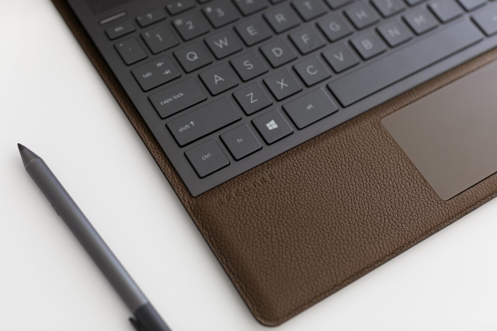 HP Reinvents The PC With New Premium Spectre Series » GadgetXprt.Com